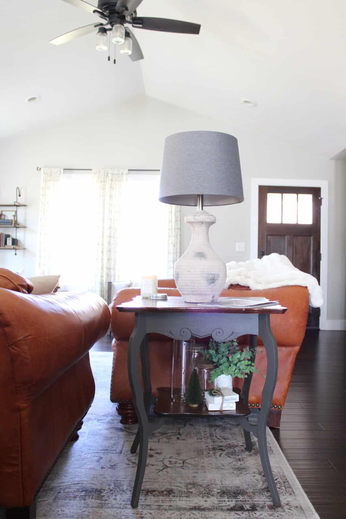 DIY Corner Table - Mornings on Macedonia