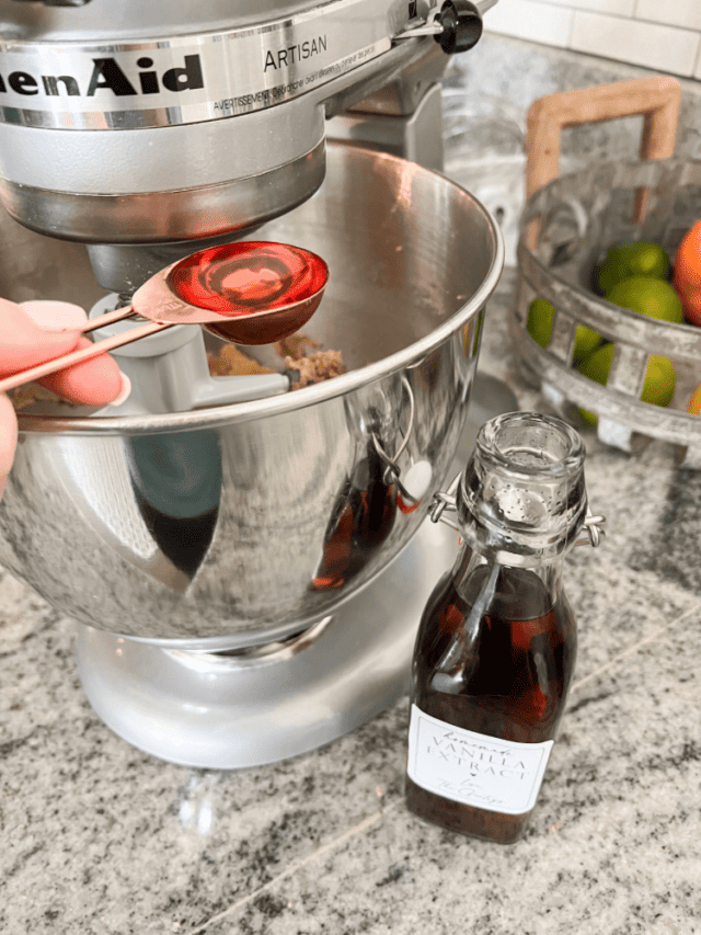 Can You Make Vanilla Extract With Rum? - Mornings on Macedonia