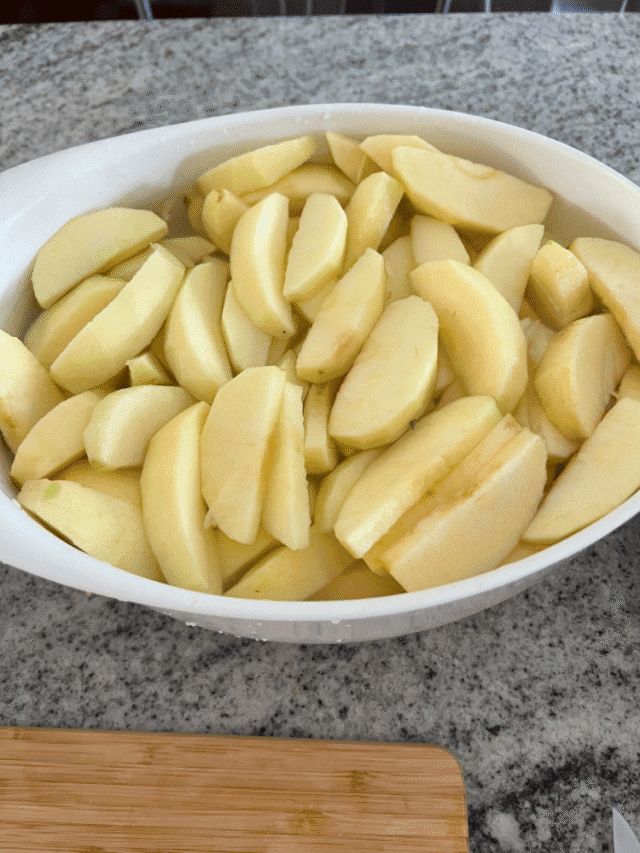 How To Easily Freeze Apple Slices - Mornings on Macedonia